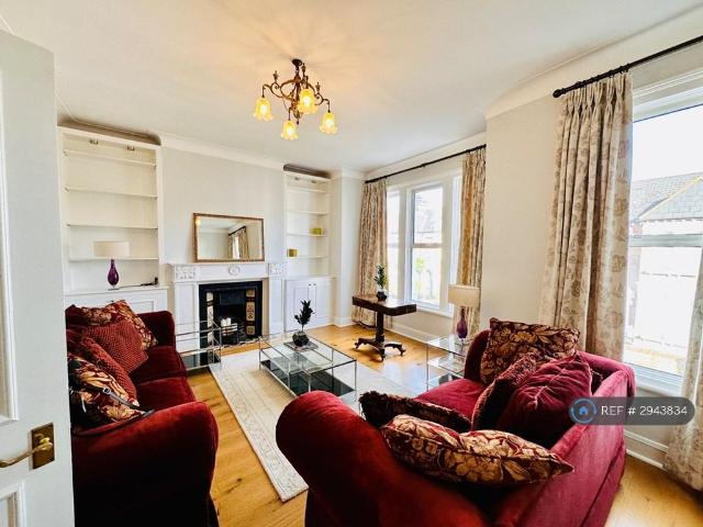 3 bedroom flat to rent