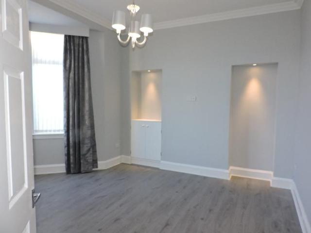 3 bedroom flat to rent