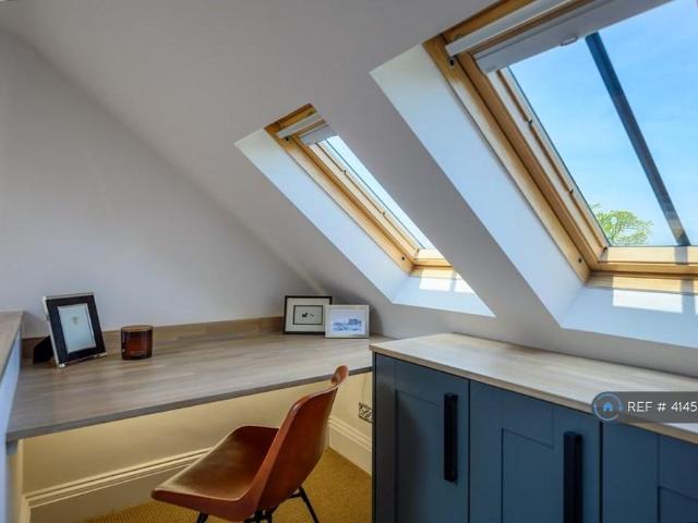 3 bedroom flat to rent