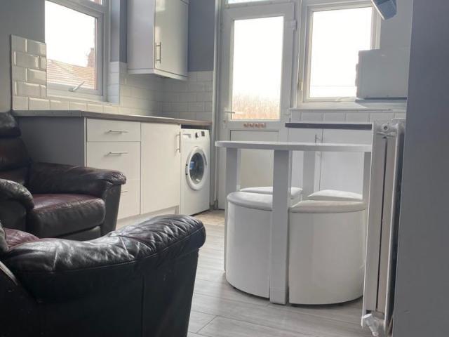 3 bedroom flat to rent