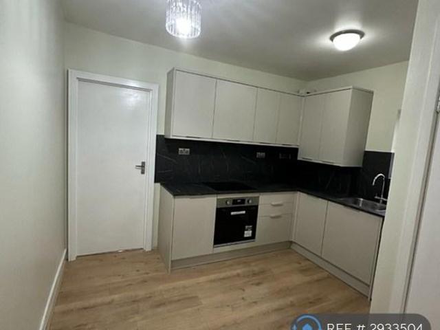 3 bedroom flat to rent