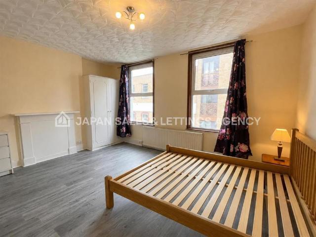 3 bedroom flat to rent