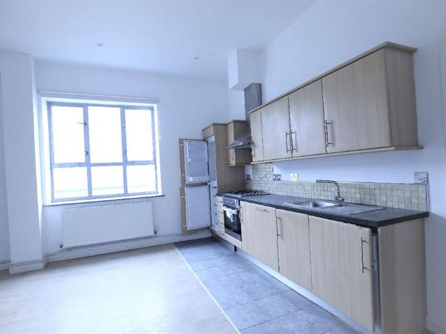 3 bedroom flat to rent