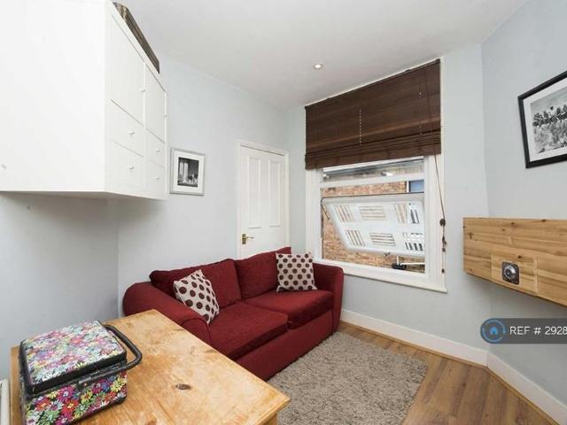 3 bedroom flat to rent