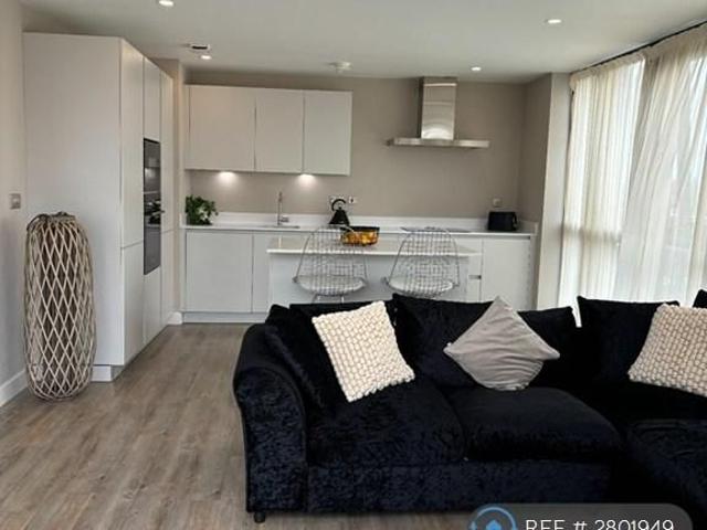 3 bedroom flat to rent