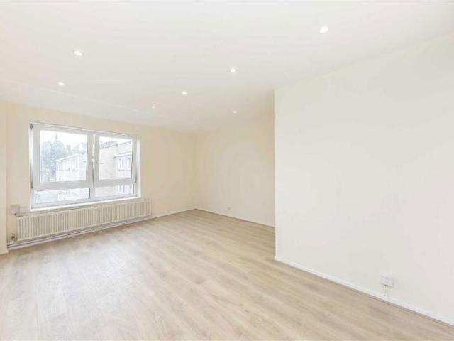 3 bedroom flat to rent