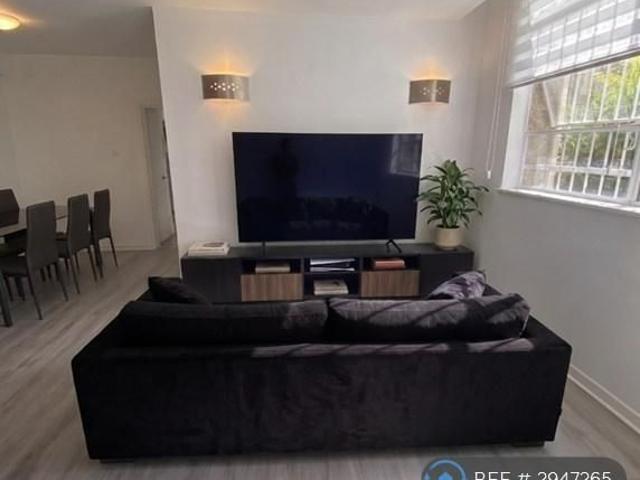 3 bedroom flat to rent