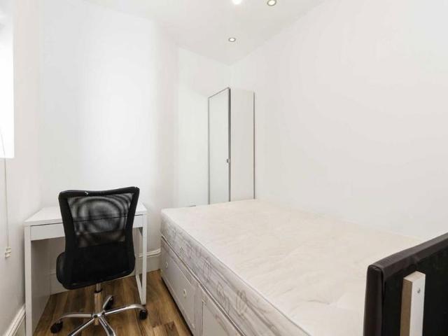 3 bedroom flat to rent