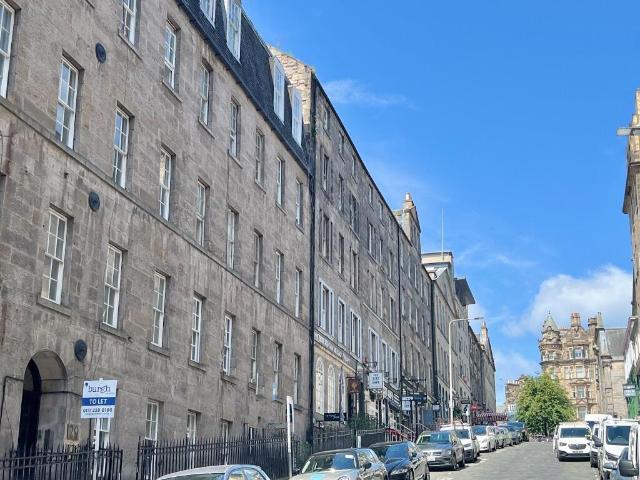 3 bedroom flat to rent