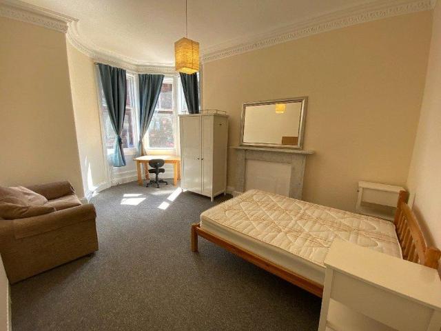 3 bedroom flat to rent