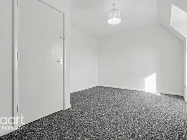 3 bedroom flat to rent