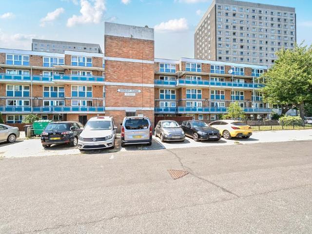 3 bedroom flat to rent