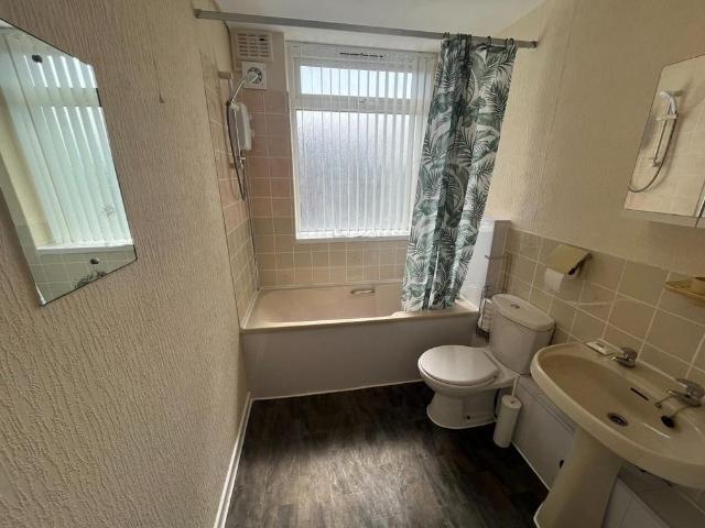 3 bedroom flat to rent