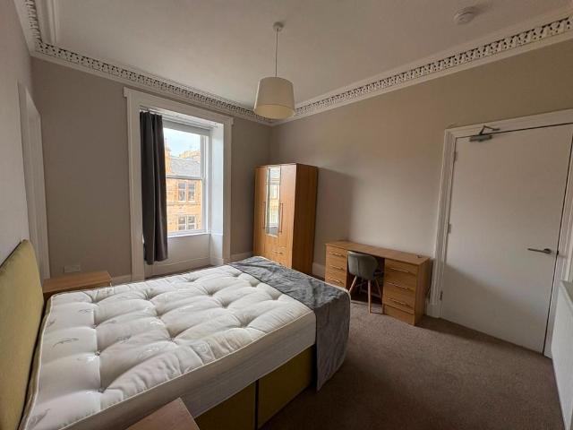 3 bedroom flat to rent
