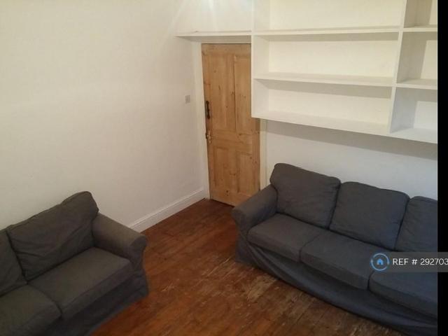 3 bedroom flat to rent