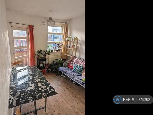 3 bedroom flat to rent