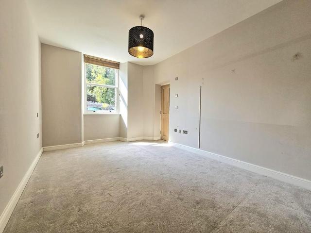 3 bedroom flat to rent
