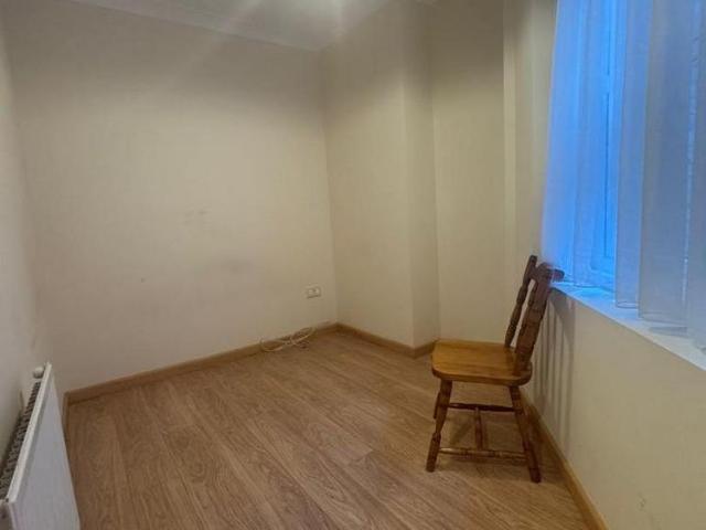 3 bedroom flat to rent
