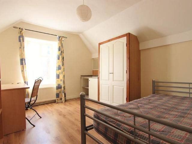 3 bedroom flat to rent
