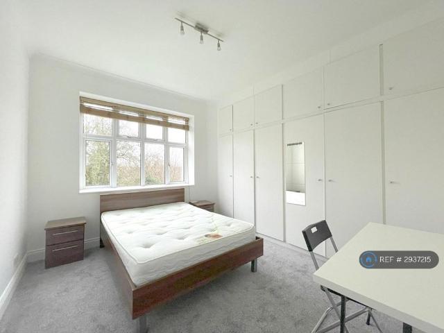 3 bedroom flat to rent