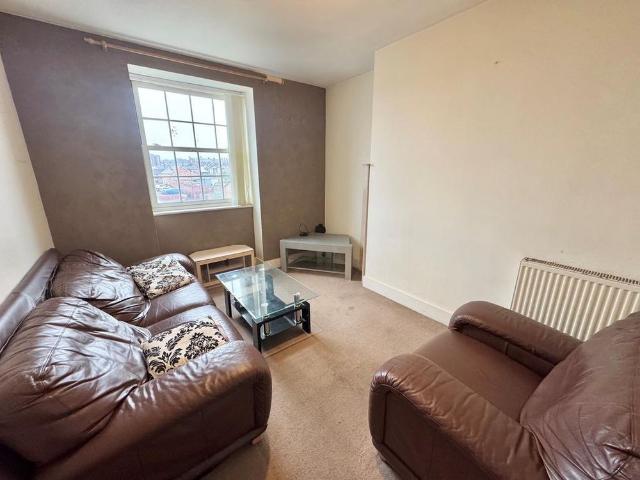 3 bedroom flat to rent