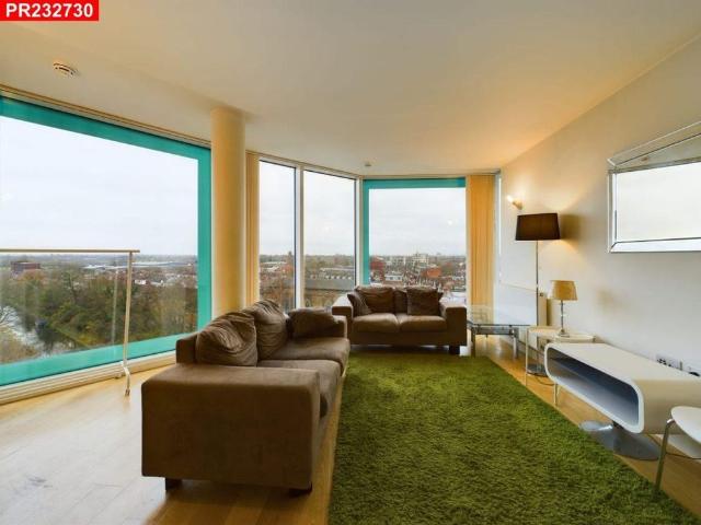 3 bedroom flat to rent