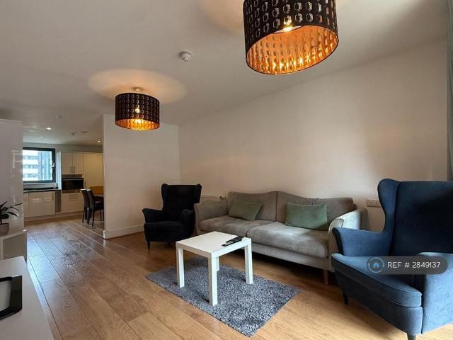 3 bedroom flat to rent