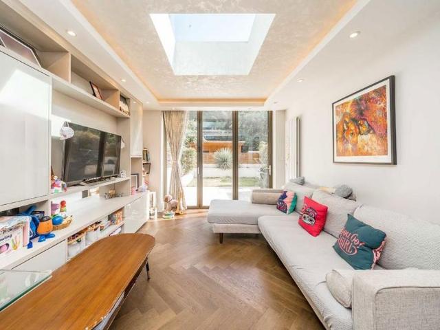 3 bedroom flat to rent