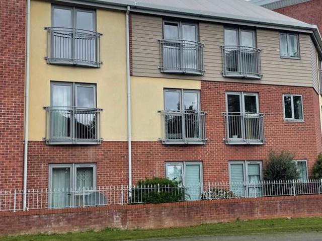 3 bedroom flat to rent