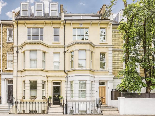3 bedroom Flat To Rent