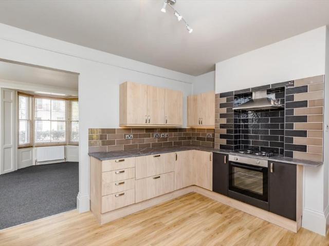 3 bedroom flat to rent