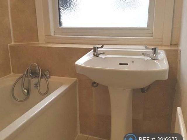 3 bedroom flat to rent