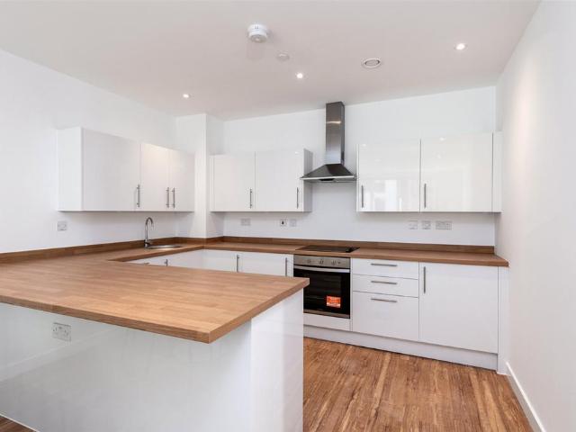 3 bedroom flat to rent
