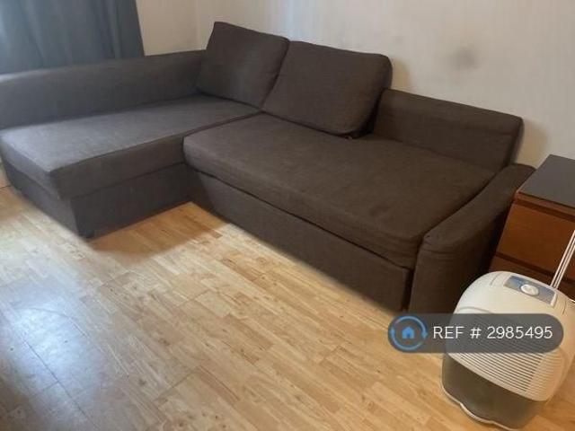 3 bedroom flat to rent