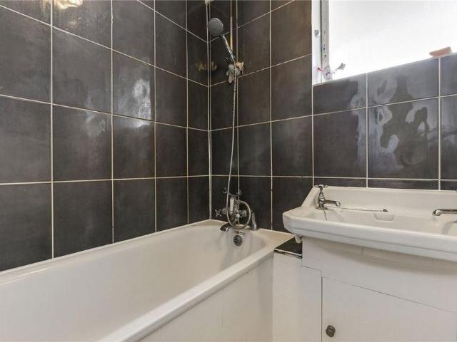 3 bedroom flat to rent