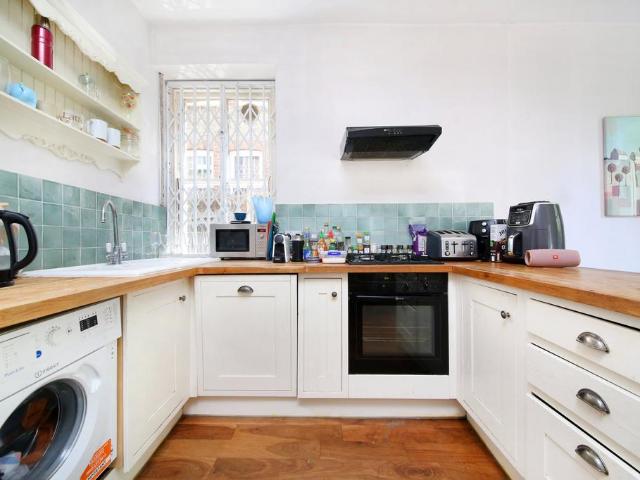 3 bedroom flat to rent