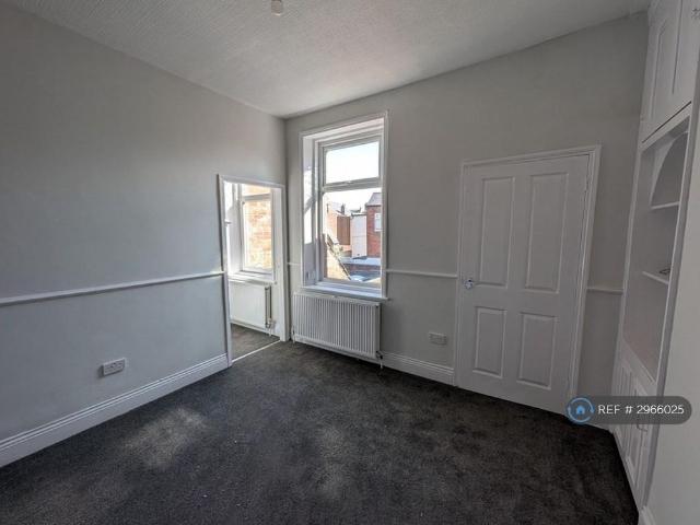 3 bedroom flat to rent