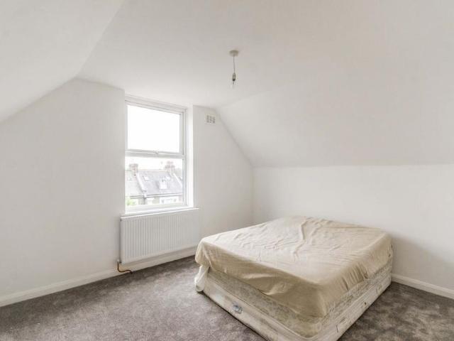 3 bedroom flat to rent