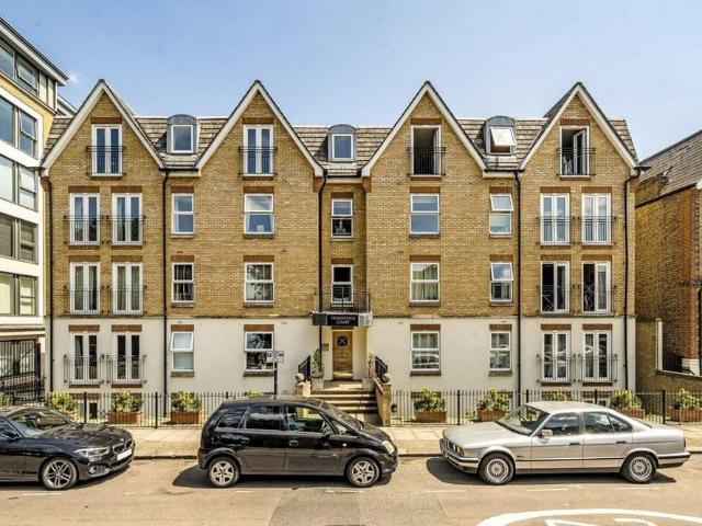 3 bedroom flat to rent