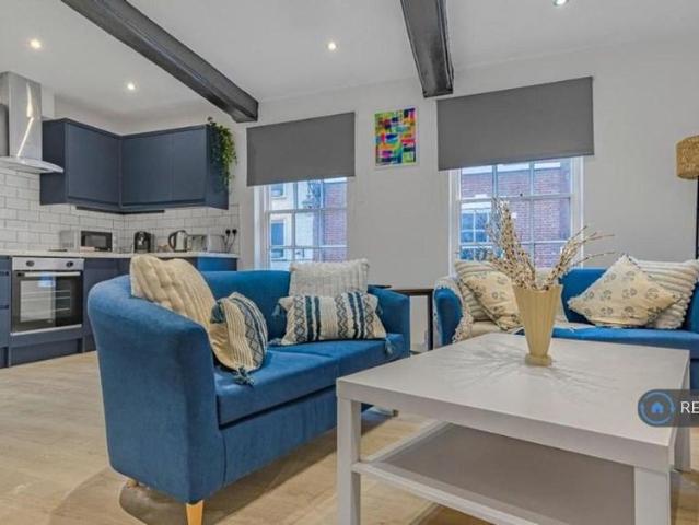 3 bedroom flat to rent