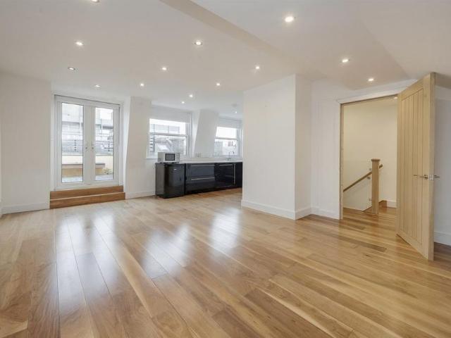 3 bedroom flat to rent