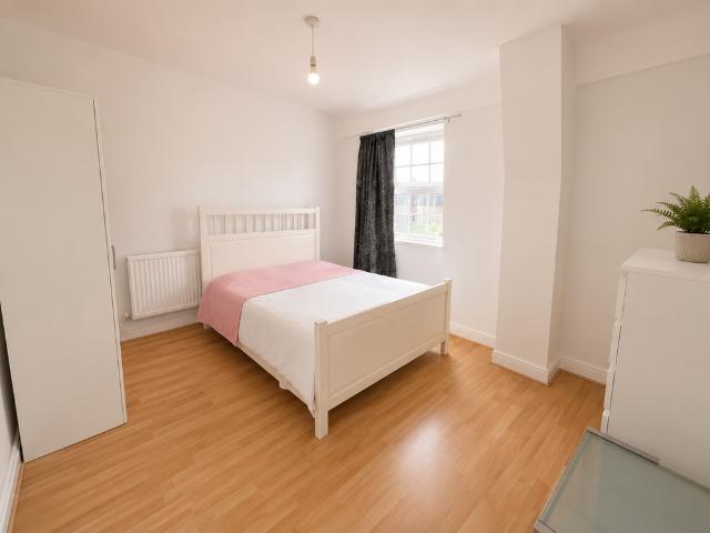 3 bedroom flat to rent