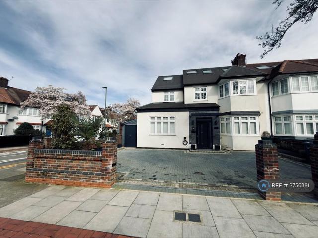 3 bedroom flat to rent
