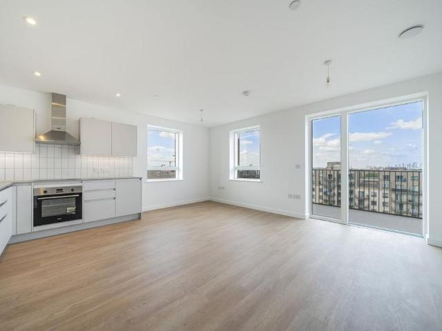 3 bedroom flat to rent