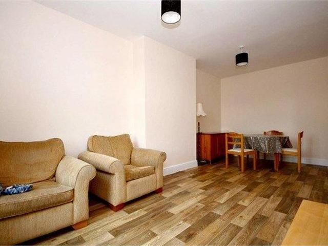 3 bedroom flat to rent