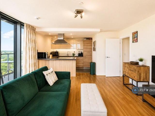3 bedroom flat to rent