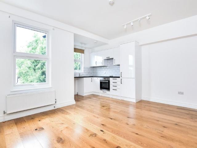 3 bedroom flat to rent