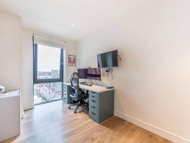 3 bedroom flat to rent