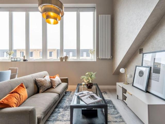 3 bedroom flat to rent
