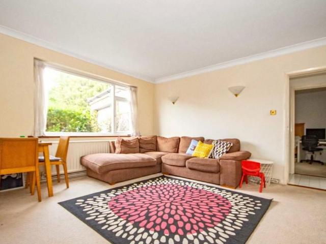 3 bedroom flat to rent